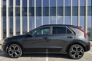 Pelēks Kia Niro 2024 Viļņa, ar dzinēja tilpumu 1.60 L un nobraukumu 9 tūkst. km par 30900 €, foto 3 vietnē AUTOMOTO.COM.LV