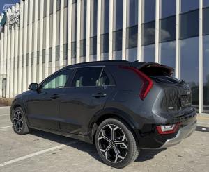 Pelēks Kia Niro 2024 Viļņa, ar dzinēja tilpumu 1.60 L un nobraukumu 9 tūkst. km par 30900 €, foto 4 vietnē AUTOMOTO.COM.LV