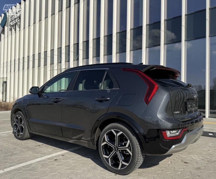 Pelēks Kia Niro 2024 Viļņa, ar dzinēja tilpumu 1.60 L un nobraukumu 9 tūkst. km par 30900 €, foto 4 vietnē AUTOMOTO.COM.LV