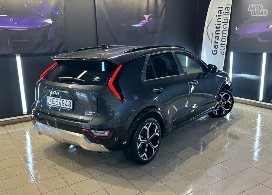 Серый Киа Niro 2024 в Авиженяй, объемом двигателя 1.60 л и пробегом 10 тыс. км за 27950 €, фото 3 на AUTOMOTO.COM.LV