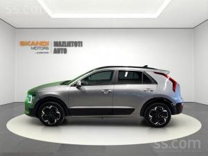 Pelēks Kia Niro 2024 Rīga, ar dzinēja tilpumu 1.60 L un nobraukumu 23 tūkst. km par 33990 €, foto 4 vietnē AUTOMOTO.COM.LV