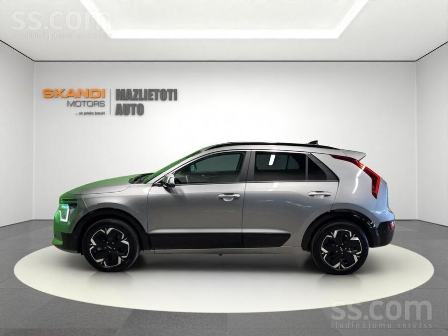 Pelēks Kia Niro 2024 Rīga, ar dzinēja tilpumu 1.60 L un nobraukumu 23 tūkst. km par 33990 €, foto 4 vietnē AUTOMOTO.COM.LV