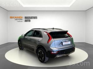 Pelēks Kia Niro 2024 Rīga, ar dzinēja tilpumu 1.60 L un nobraukumu 23 tūkst. km par 33990 €, foto 5 vietnē AUTOMOTO.COM.LV
