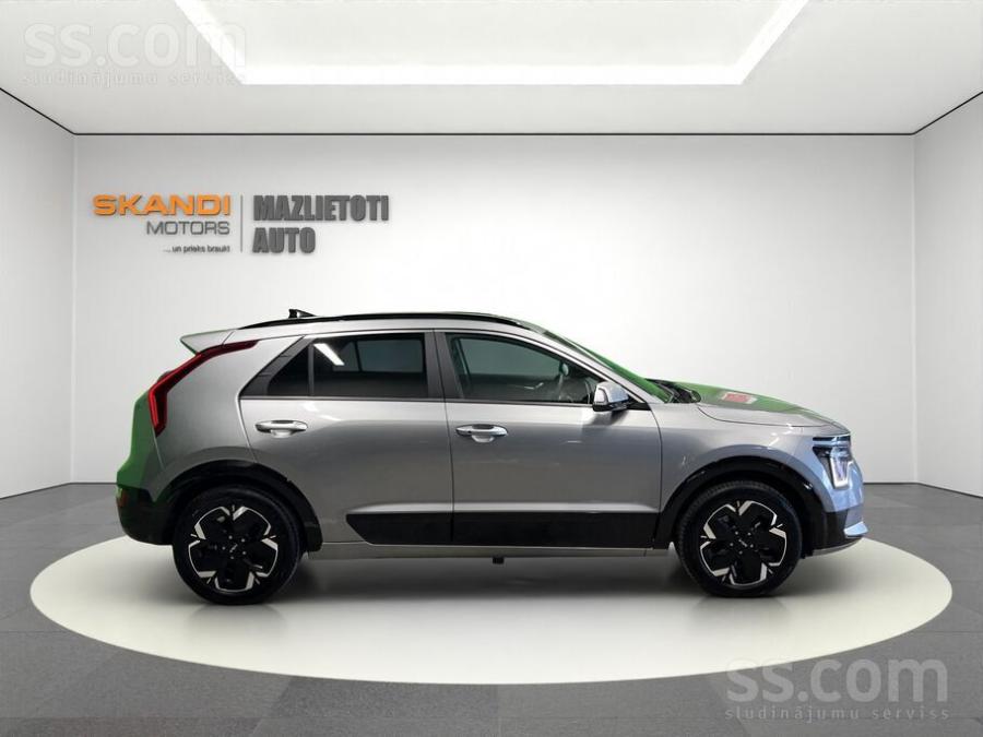 Pelēks Kia Niro 2024 Rīga, ar dzinēja tilpumu 1.60 L un nobraukumu 23 tūkst. km par 33990 €, foto 8 vietnē AUTOMOTO.COM.LV
