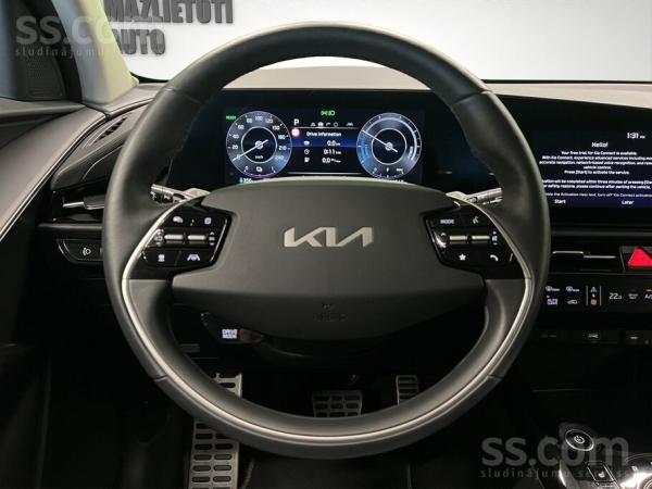 Grey Kia Niro 2024 in Riga, with an engine capacity of 1.60 L and mileage of 23 thousand km for 33990 €, photo 11 on AUTOMOTO.COM.LV