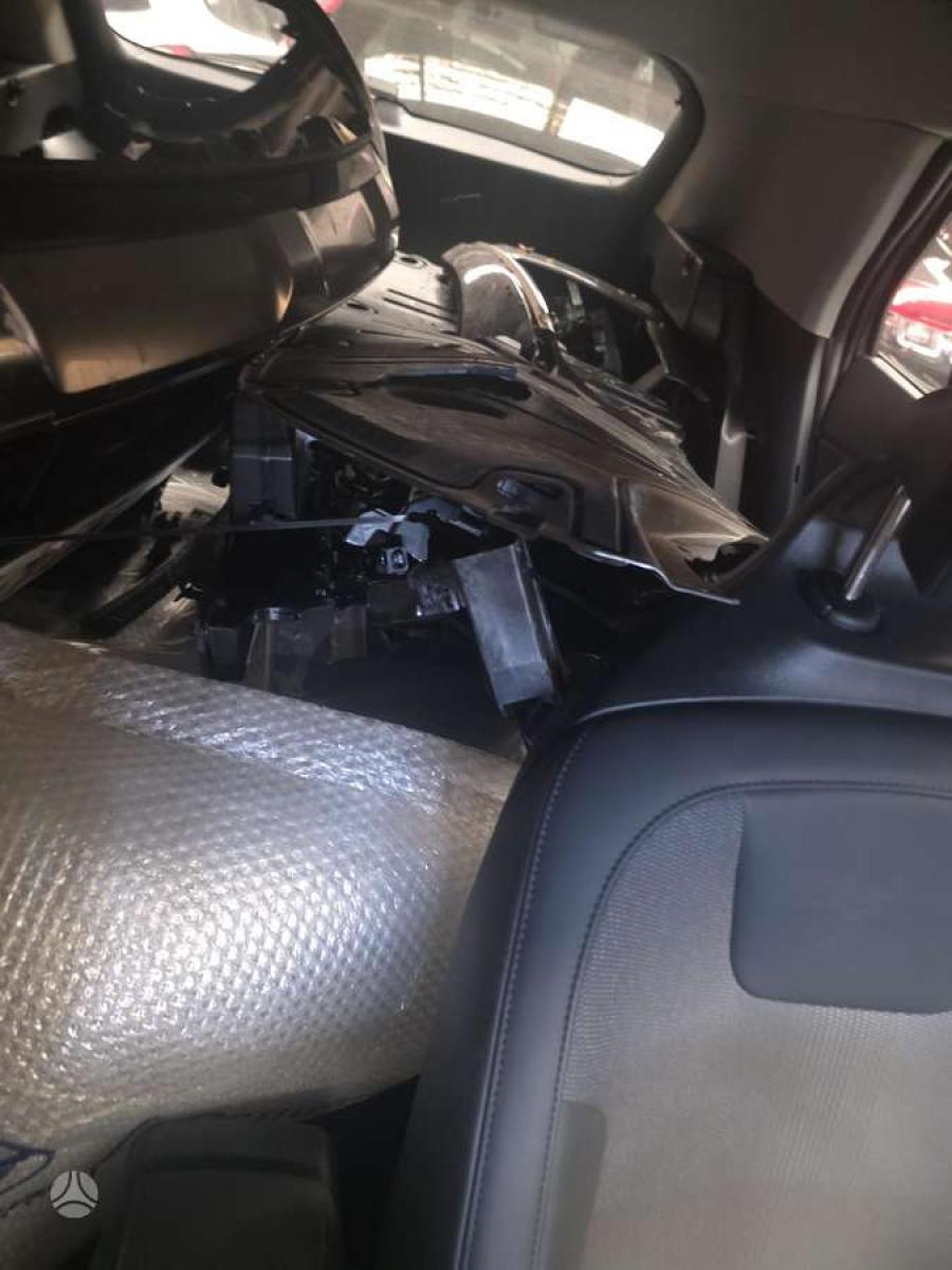 Pelēks Kia Niro 2026 Tauragė, ar dzinēja tilpumu 1.59 L un nobraukumu 2 tūkst. km par 17300 €, foto 14 vietnē AUTOMOTO.COM.LV