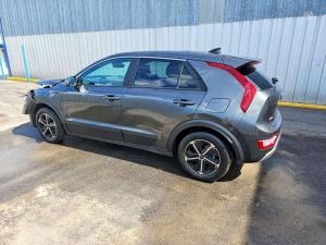 Pelēks Kia Niro 2026 Klaipėda, ar dzinēja tilpumu 1.58 L un nobraukumu 28 tūkst. km par 15000 €, foto 3 vietnē AUTOMOTO.COM.LV