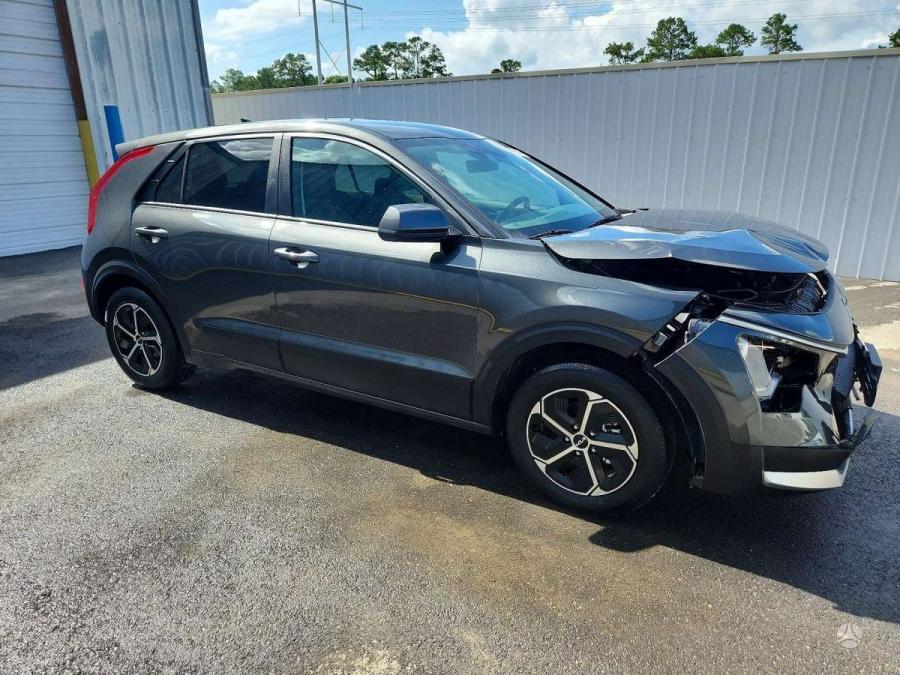 Pelēks Kia Niro 2026 Klaipėda, ar dzinēja tilpumu 1.58 L un nobraukumu 28 tūkst. km par 15000 €, foto 5 vietnē AUTOMOTO.COM.LV
