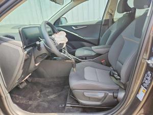 Pelēks Kia Niro 2026 Klaipėda, ar dzinēja tilpumu 1.58 L un nobraukumu 28 tūkst. km par 15000 €, foto 8 vietnē AUTOMOTO.COM.LV