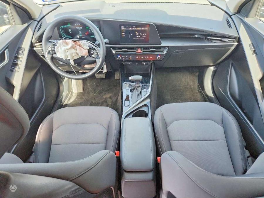 Pelēks Kia Niro 2026 Klaipėda, ar dzinēja tilpumu 1.58 L un nobraukumu 28 tūkst. km par 15000 €, foto 9 vietnē AUTOMOTO.COM.LV