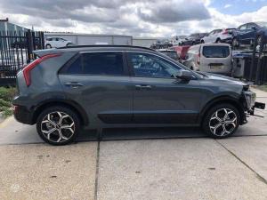 Grey Kia Niro 2026 in Kaunas, with an engine capacity of 1.58 L and mileage of 6 thousand km for 16900 €, photo  on AUTOMOTO.COM.LV
