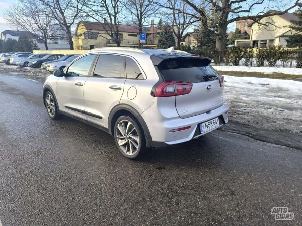 Pelēks Kia Niro 2019 Kauņa, ar dzinēja tilpumu 1.60 L un nobraukumu 180 tūkst. km par 8950 €, foto 6 vietnē AUTOMOTO.COM.LV