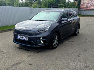 Grey Kia Niro 2019 in Daugavpils, with an engine capacity of 0.00 L and mileage of 165 thousand km for 17985 €, photo  on AUTOMOTO.COM.LV