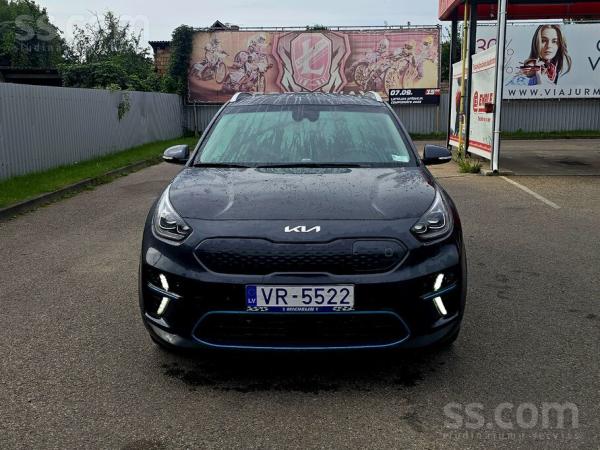 Grey Kia Niro 2019 in Daugavpils, with an engine capacity of 0.00 L and mileage of 165 thousand km for 17985 €, photo 2 on AUTOMOTO.COM.LV