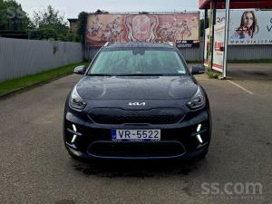Grey Kia Niro 2019 in Daugavpils, with an engine capacity of 0.00 L and mileage of 165 thousand km for 17985 €, photo 3 on AUTOMOTO.COM.LV