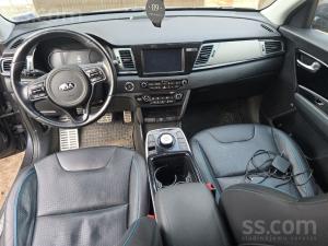 Grey Kia Niro 2019 in Daugavpils, with an engine capacity of 0.00 L and mileage of 165 thousand km for 17985 €, photo 7 on AUTOMOTO.COM.LV