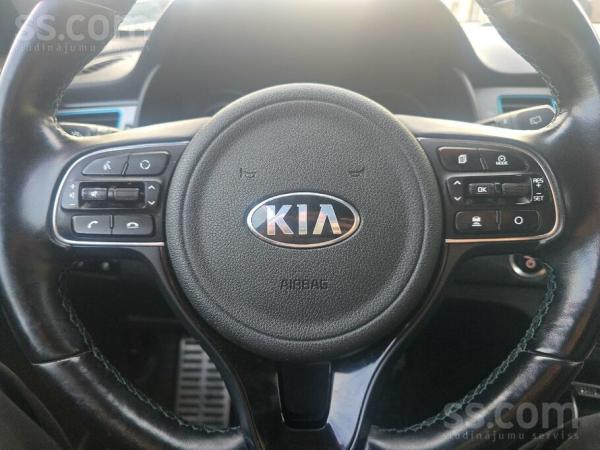 Grey Kia Niro 2019 in Daugavpils, with an engine capacity of 0.00 L and mileage of 165 thousand km for 17985 €, photo 8 on AUTOMOTO.COM.LV