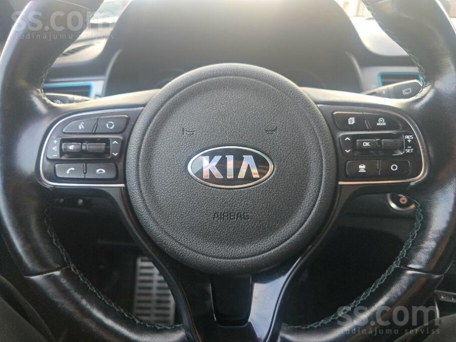 Grey Kia Niro 2019 in Daugavpils, with an engine capacity of 0.00 L and mileage of 165 thousand km for 17985 €, photo 9 on AUTOMOTO.COM.LV