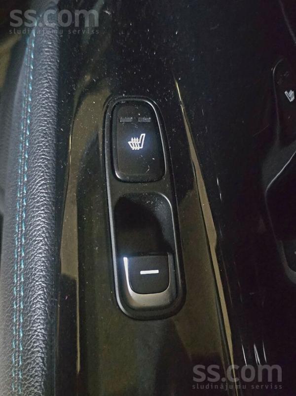 Grey Kia Niro 2019 in Daugavpils, with an engine capacity of 0.00 L and mileage of 165 thousand km for 17985 €, photo 9 on AUTOMOTO.COM.LV