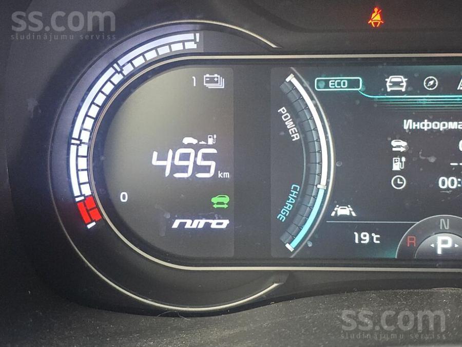 Grey Kia Niro 2019 in Daugavpils, with an engine capacity of 0.00 L and mileage of 165 thousand km for 17985 €, photo 12 on AUTOMOTO.COM.LV