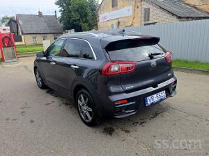Grey Kia Niro 2019 in Daugavpils, with an engine capacity of 0.00 L and mileage of 165 thousand km for 17985 €, photo 15 on AUTOMOTO.COM.LV