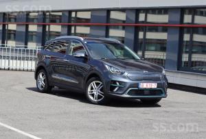 Pelēks Kia Niro 2020 Rīga, ar dzinēja tilpumu 0.00 L un nobraukumu 182 tūkst. km par 13980 €, foto  vietnē AUTOMOTO.COM.LV