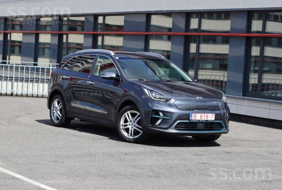 Pelēks Kia Niro 2020 Rīga, ar dzinēja tilpumu 0.00 L un nobraukumu 182 tūkst. km par 13980 €, foto 1 vietnē AUTOMOTO.COM.LV