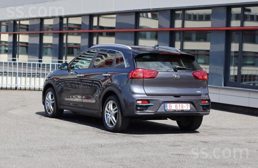 Pelēks Kia Niro 2020 Rīga, ar dzinēja tilpumu 0.00 L un nobraukumu 182 tūkst. km par 13980 €, foto 5 vietnē AUTOMOTO.COM.LV
