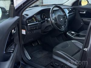 Pelēks Kia Niro 2020 Rīga, ar dzinēja tilpumu 0.00 L un nobraukumu 182 tūkst. km par 13980 €, foto 8 vietnē AUTOMOTO.COM.LV