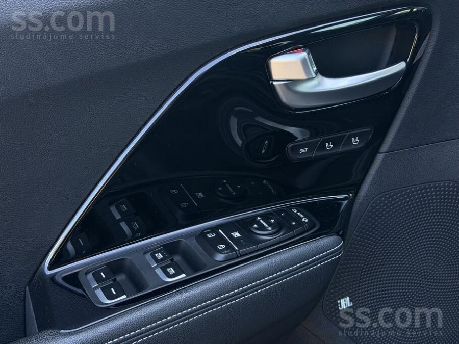 Pelēks Kia Niro 2020 Rīga, ar dzinēja tilpumu 0.00 L un nobraukumu 182 tūkst. km par 13980 €, foto 10 vietnē AUTOMOTO.COM.LV