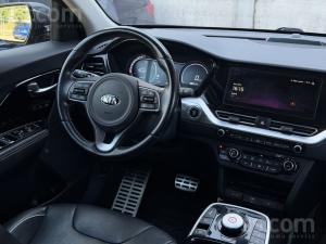 Pelēks Kia Niro 2020 Rīga, ar dzinēja tilpumu 0.00 L un nobraukumu 182 tūkst. km par 13980 €, foto 17 vietnē AUTOMOTO.COM.LV