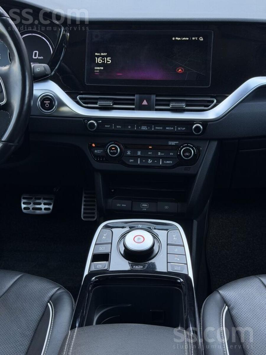 Pelēks Kia Niro 2020 Rīga, ar dzinēja tilpumu 0.00 L un nobraukumu 182 tūkst. km par 13980 €, foto 18 vietnē AUTOMOTO.COM.LV