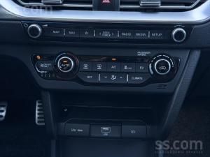 Pelēks Kia Niro 2020 Rīga, ar dzinēja tilpumu 0.00 L un nobraukumu 182 tūkst. km par 13980 €, foto 19 vietnē AUTOMOTO.COM.LV