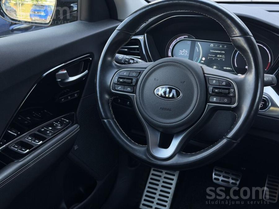 Pelēks Kia Niro 2020 Rīga, ar dzinēja tilpumu 0.00 L un nobraukumu 182 tūkst. km par 13980 €, foto 21 vietnē AUTOMOTO.COM.LV
