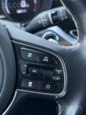 Pelēks Kia Niro 2020 Rīga, ar dzinēja tilpumu 0.00 L un nobraukumu 182 tūkst. km par 13980 €, foto 23 vietnē AUTOMOTO.COM.LV