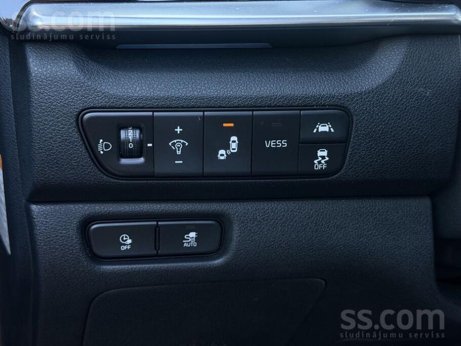 Pelēks Kia Niro 2020 Rīga, ar dzinēja tilpumu 0.00 L un nobraukumu 182 tūkst. km par 13980 €, foto 24 vietnē AUTOMOTO.COM.LV