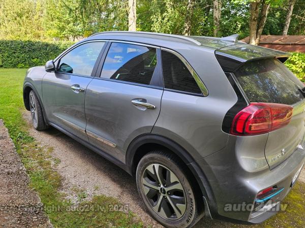 Киа Niro 2021 в Элва на AUTOMOTO.COM.LV Серый Киа Niro 2021 в Элва, объемом двигателя 0.00 л и пробегом 120 тыс. км за 19999 €, фото 5 на AUTOMOTO.COM.LV