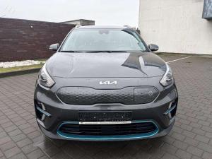 Grey Kia Niro 2022 in Marijampole, with an engine capacity of 0.00 L and mileage of 53 thousand km for 16500 €, photo 5 on AUTOMOTO.COM.LV