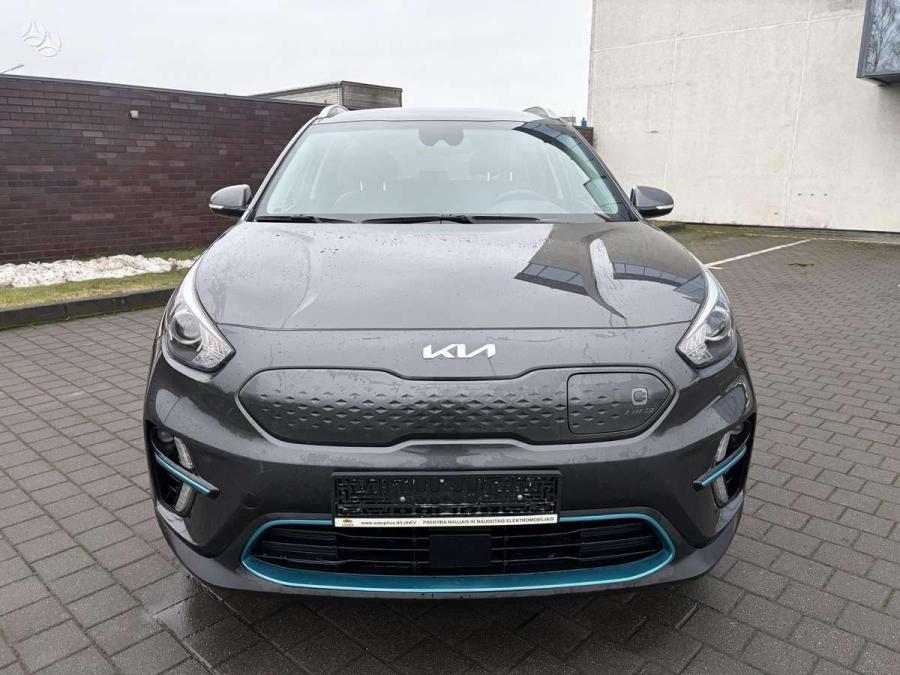 Grey Kia Niro 2022 in Marijampole, with an engine capacity of 0.00 L and mileage of 53 thousand km for 16500 €, photo 5 on AUTOMOTO.COM.LV