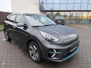Grey Kia Niro 2022 in Marijampole, with an engine capacity of 0.00 L and mileage of 53 thousand km for 16500 €, photo 6 on AUTOMOTO.COM.LV