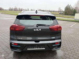 Grey Kia Niro 2022 in Marijampole, with an engine capacity of 0.00 L and mileage of 53 thousand km for 16500 €, photo 9 on AUTOMOTO.COM.LV