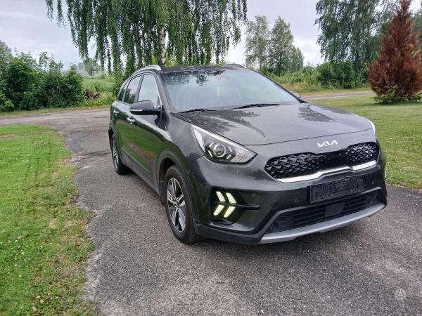 Pelēks Kia Niro 2022 Rokiškis, ar dzinēja tilpumu 1.60 L un nobraukumu 300 tūkst. km par 7999 €, foto 1 vietnē AUTOMOTO.COM.LV