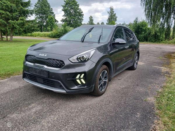 Pelēks Kia Niro 2022 Rokiškis, ar dzinēja tilpumu 1.60 L un nobraukumu 300 tūkst. km par 7999 €, foto 2 vietnē AUTOMOTO.COM.LV