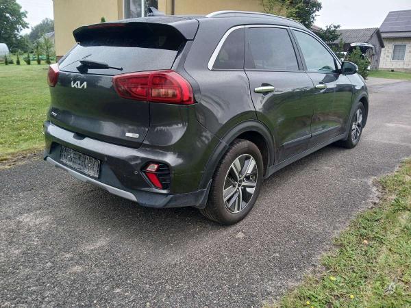 Pelēks Kia Niro 2022 Rokiškis, ar dzinēja tilpumu 1.60 L un nobraukumu 300 tūkst. km par 7999 €, foto 4 vietnē AUTOMOTO.COM.LV