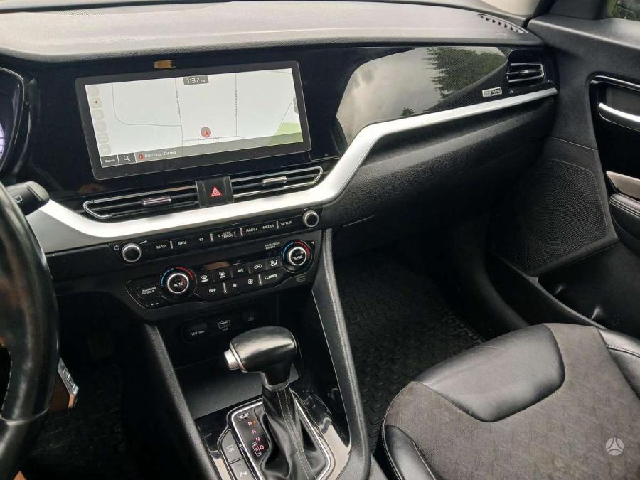 Pelēks Kia Niro 2022 Rokiškis, ar dzinēja tilpumu 1.60 L un nobraukumu 300 tūkst. km par 7999 €, foto 19 vietnē AUTOMOTO.COM.LV