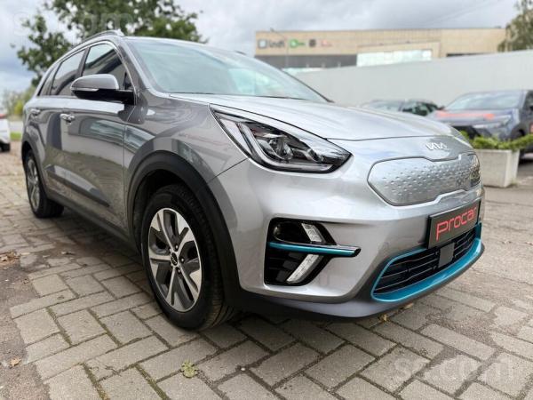 Grey Kia Niro 2022 in Riga, with an engine capacity of 0.00 L and mileage of 74 thousand km for 23900 €, photo 8 on AUTOMOTO.COM.LV