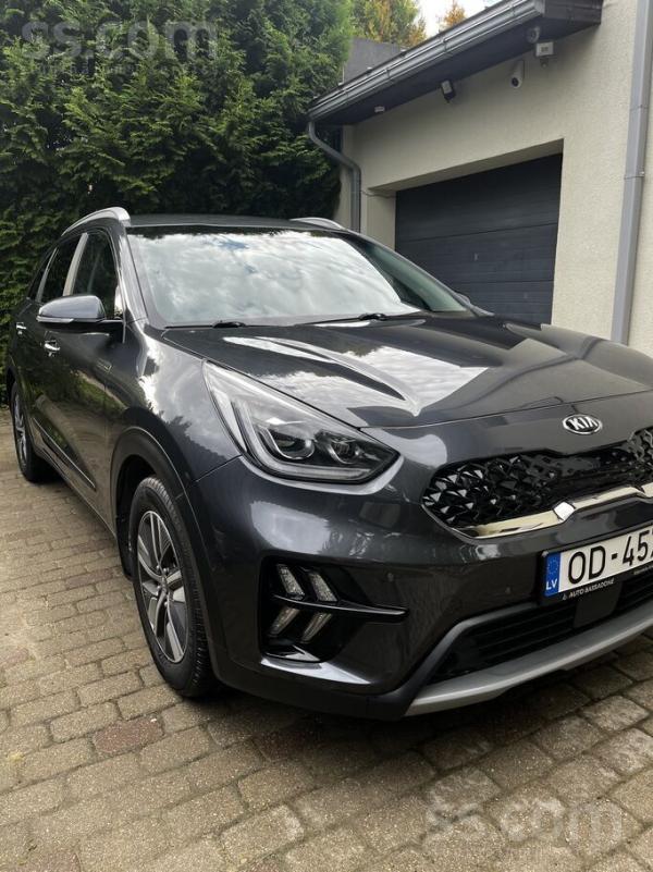 Киа Niro 2022 в Рига на AUTOMOTO.COM.LV Серый Киа Niro 2022 в Рига, объемом двигателя 1.60 л и пробегом 67 тыс. км за 18300 €, фото 4 на AUTOMOTO.COM.LV