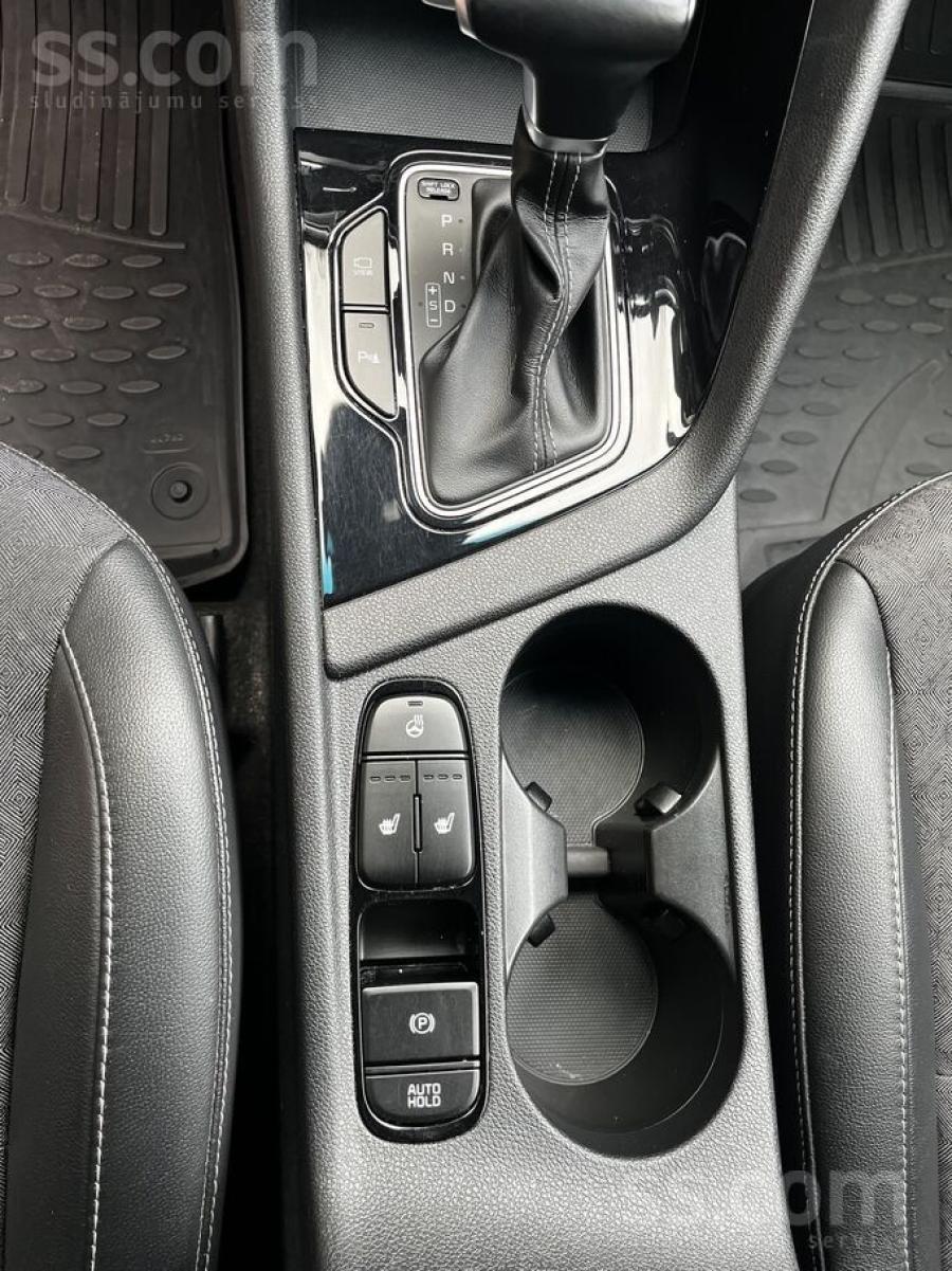 Pelēks Kia Niro 2022 Rīga, ar dzinēja tilpumu 1.60 L un nobraukumu 67 tūkst. km par 18300 €, foto 13 vietnē AUTOMOTO.COM.LV