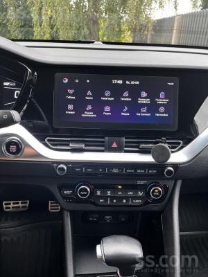 Pelēks Kia Niro 2022 Rīga, ar dzinēja tilpumu 1.60 L un nobraukumu 67 tūkst. km par 18300 €, foto 18 vietnē AUTOMOTO.COM.LV