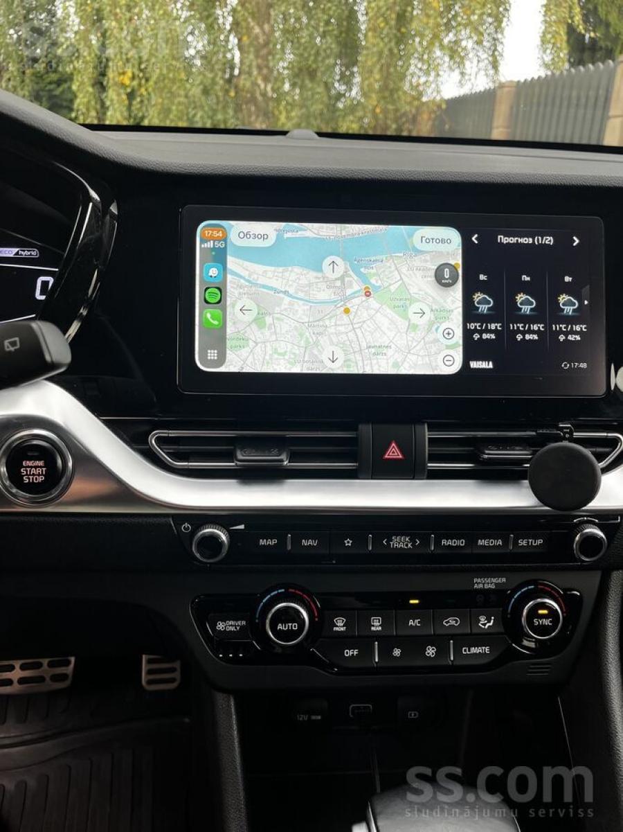 Pelēks Kia Niro 2022 Rīga, ar dzinēja tilpumu 1.60 L un nobraukumu 67 tūkst. km par 18300 €, foto 19 vietnē AUTOMOTO.COM.LV